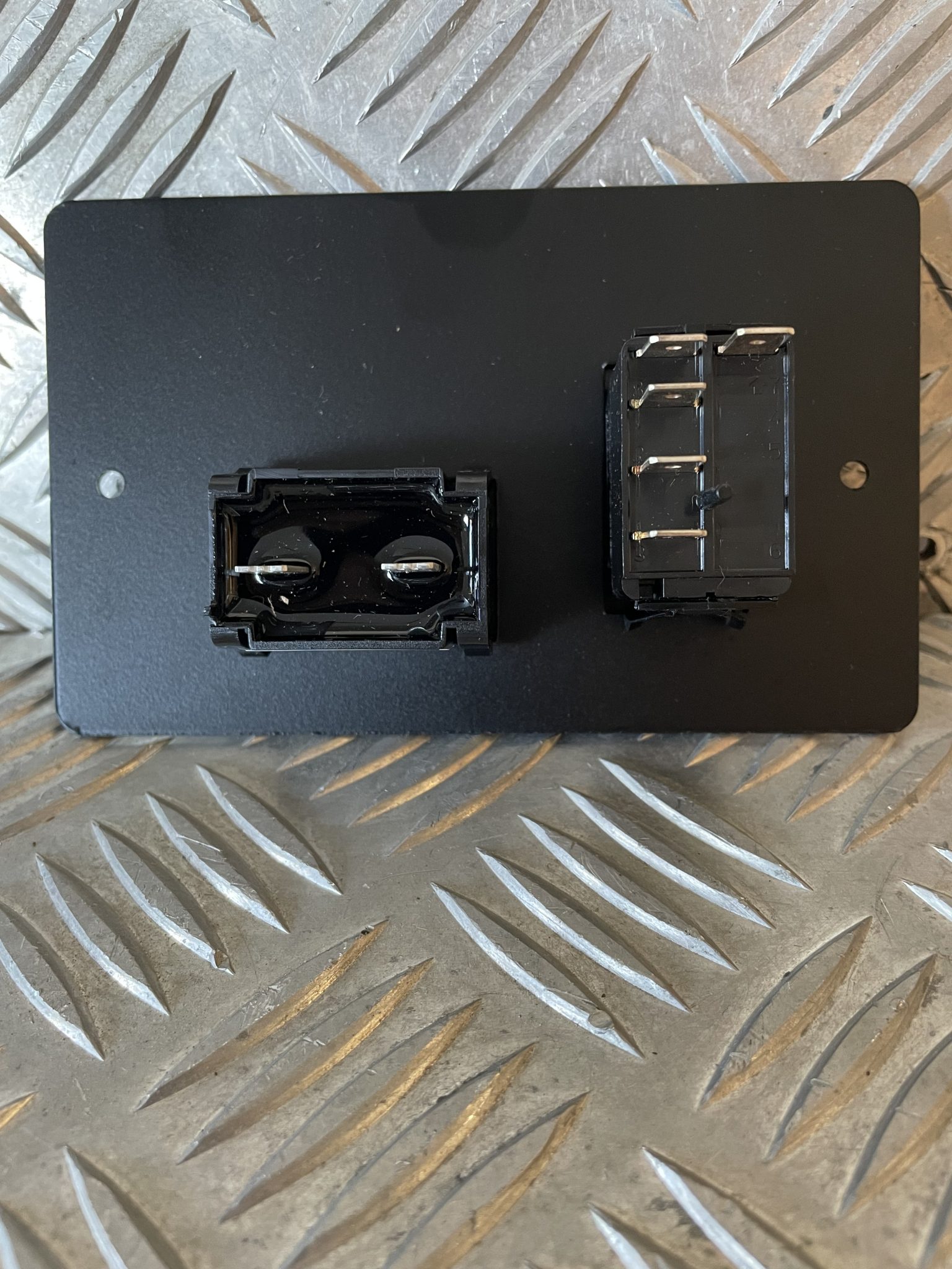 Onan 028-00022 Remote Start Switch Panel - Yakima Generator